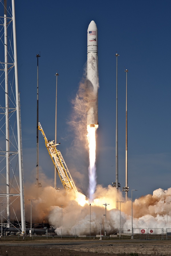 Spaceflight Now | Antares Launch Report | PHOTOS: Remote cameras ...