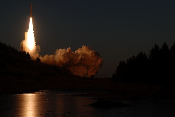 Spaceflight Now | Minotaur Launch Report | Minotaur rocket roars into ...