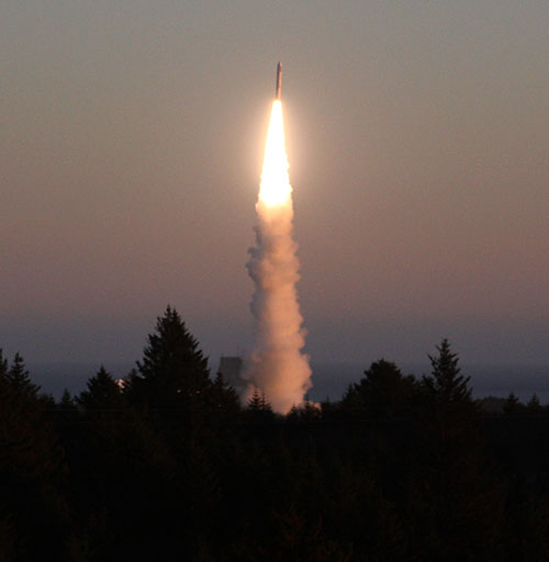 Spaceflight Now | Minotaur Launch Report | Minotaur rocket roars into ...