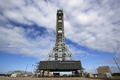 Spaceflight Now | Breaking News | Mammoth mobile launch mount moves to ...