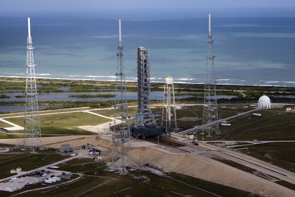 Spaceflight Now | Breaking News | Photos: Aerials of new mobile launch ...