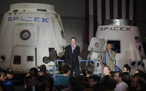 Spaceflight Now | Falcon Launch Report | NASA's leader visits SpaceX ...